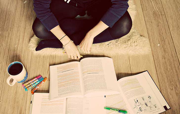 Diferença entre maybe e perhaps - Regras e Exemplos de Uso