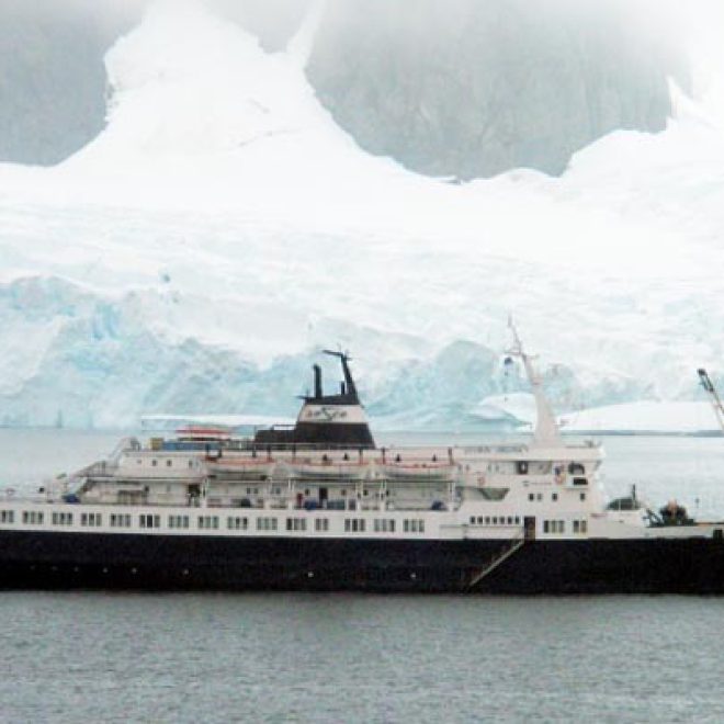Navios Fantasmas Da Vida Real Navio Fantasma Dá Adeus Ao Porto De